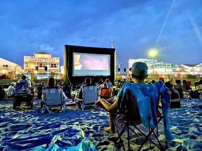 Movie Night Mondays on the Beach – Hampton Beach